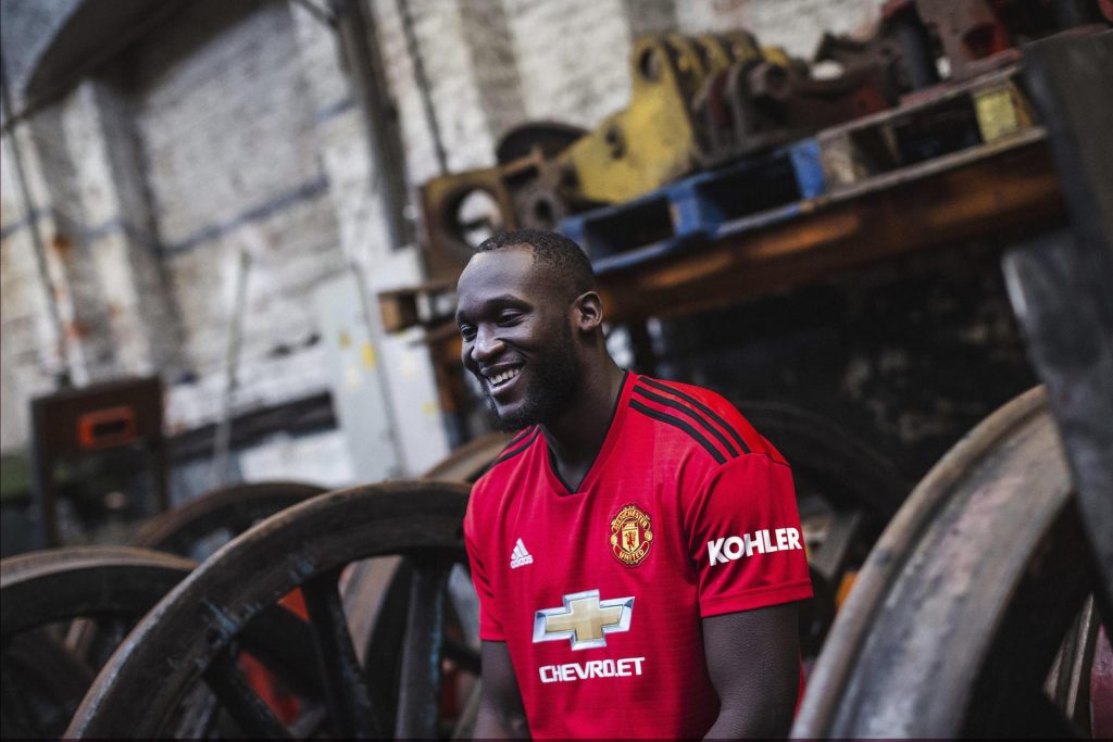 FIFA 19: Manchester United home kit for the 2018/19 season ...