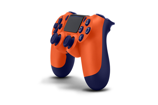 PS4: Annunciato il Dualshock 4 Sunset Orange Special Edition ...