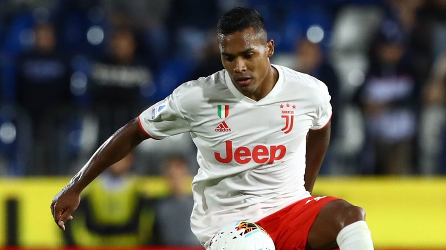 FIFA 20: Annunciata la carta Player Moments di Alex Sandro ...